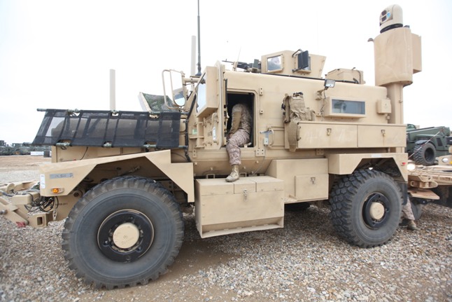 WarWheels.Net- Cougar H A1/A2 4x4 Mine Resistant Ambush Protected Vehicle (MRAP) Index